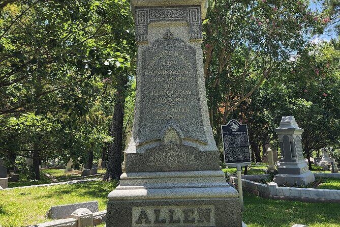 Houston Cemetery Tours - Key Points
