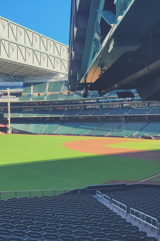 Houston: Houston Astros Baseball Game at Minute Maid Park - Authenticity and Crowd Experience