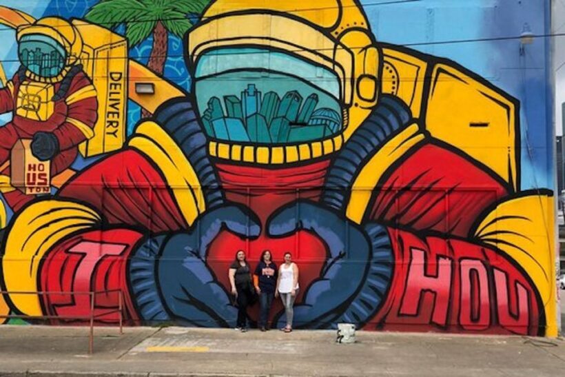 Houston: Mural Tour by Electric Cart - Learning About the Art and Culture