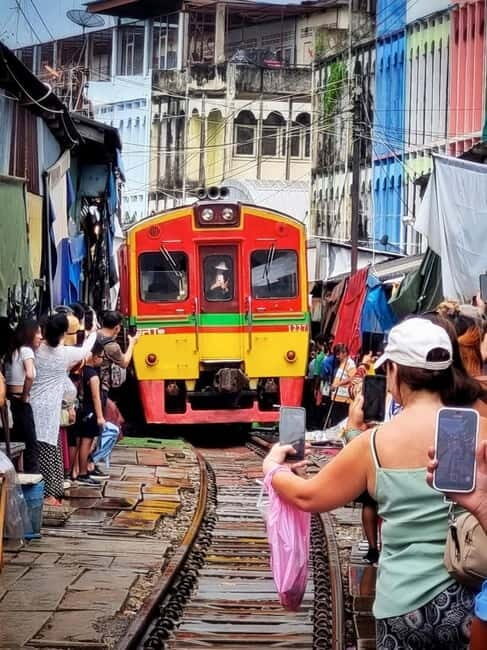 Hua Hin: Amazing Maeklong Railway Market Visit - Why Choose This Tour?