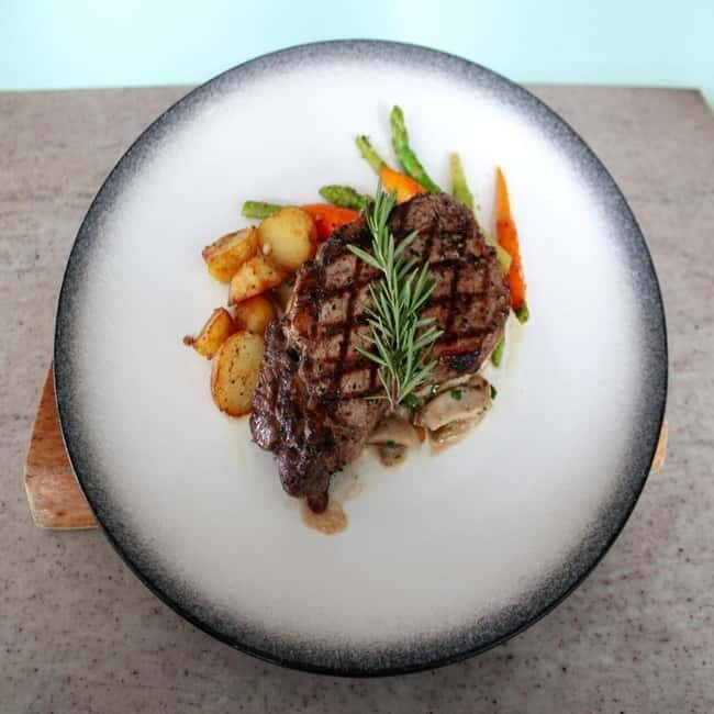 Hua Hin: Coast Beach Club & Bistro at Centara Grand Beach - Key Points
