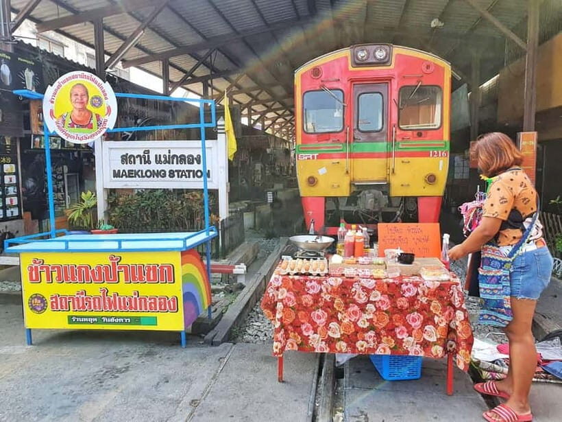 Hua Hin: Maeklong Railway & Amphawa Floating Markets Tour - An In-Depth Look at the Hua Hin: Maeklong Railway & Amphawa Floating Markets Tour