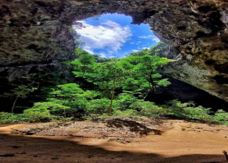 HUA HIN : Phraya Nakhon Cave ( Private 2 or 3 Pax ) - The Value of the Tour