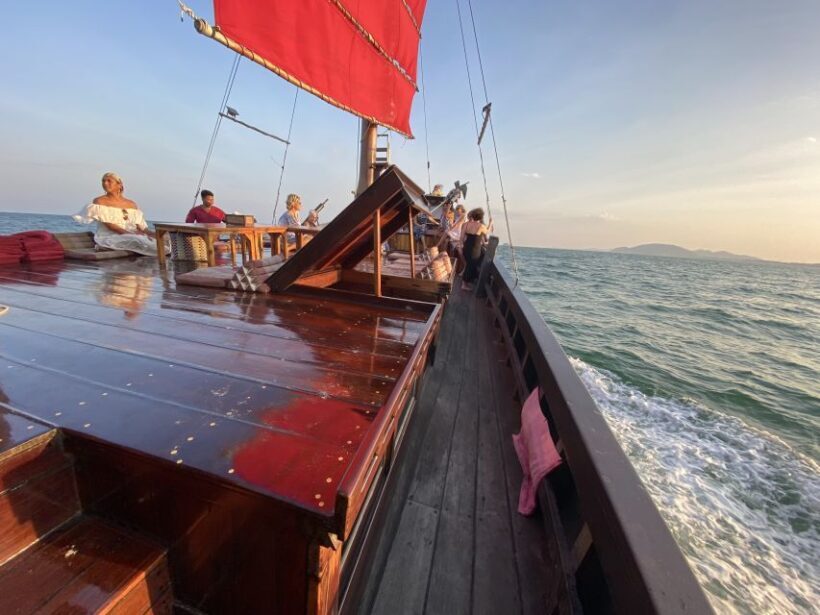 Hua Hin: Siamtara Sunset Sailing Dinner Cruise with Pickup - Who Should Book This Experience?
