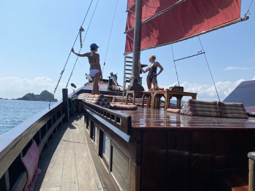 Hua Hin: Siamtara Sunset Sailing Dinner Cruise with Pickup - Frequently Asked Questions