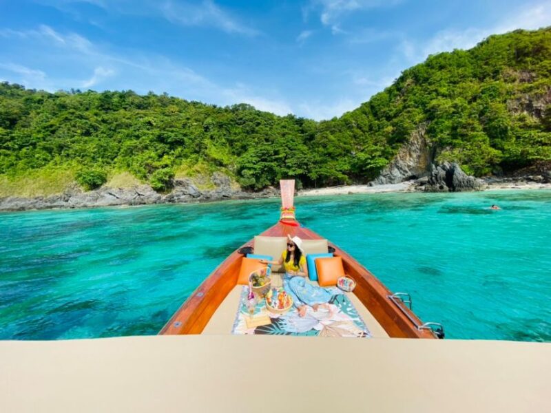 Hua-Tong Luxury vintage Phuket - Key Points