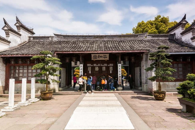 Huangshan: Exclusive Private Half-Day Hongcun Village Tour - An Authentic Half-Day Journey: What to Expect