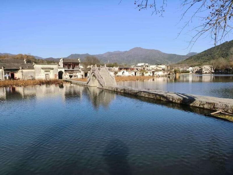 HuangshanAncient Huizhou Villages Xidi and Hongcun Day Trip - What Sets This Tour Apart?