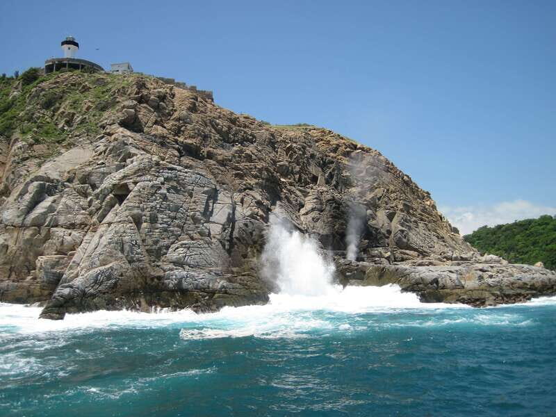 Huatulco: Premium Boat Tour with snorkel experience. - The Bottom Line: Who Should Consider This Tour?