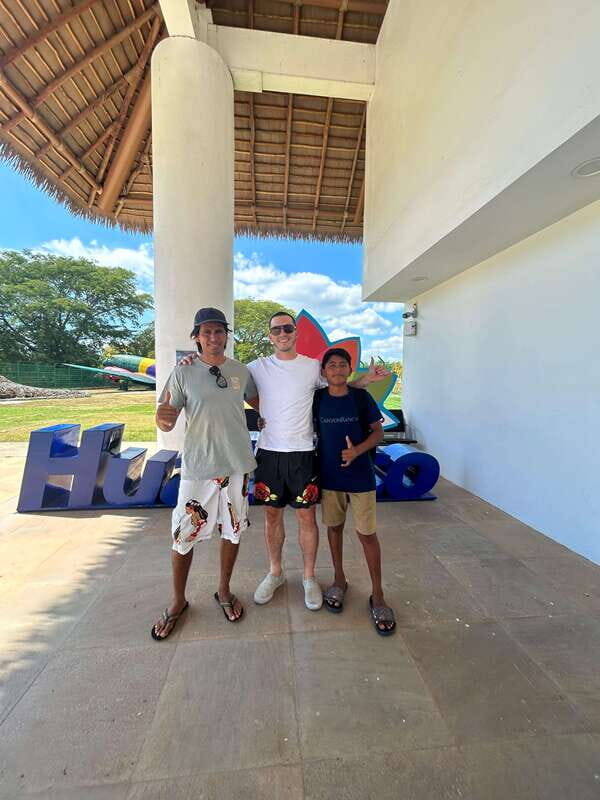 Huatulco: Surf Lesson with surf instructor. All Levels - The Beaches and Scenic Setting