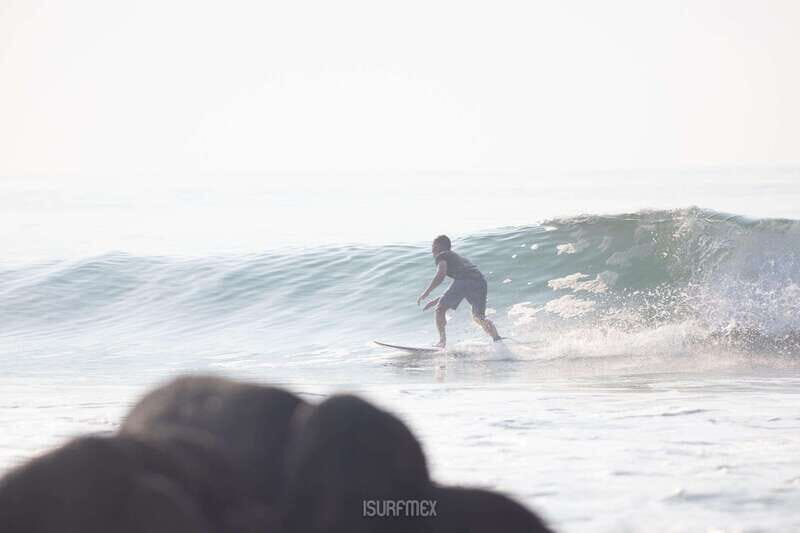 Huatulco: Surf Lesson with surf instructor. All Levels - In The Sum Up