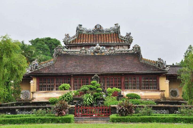 Hue Car Rental with Driver for Transfer Trip and Sightseeing - The Experience’s Strengths