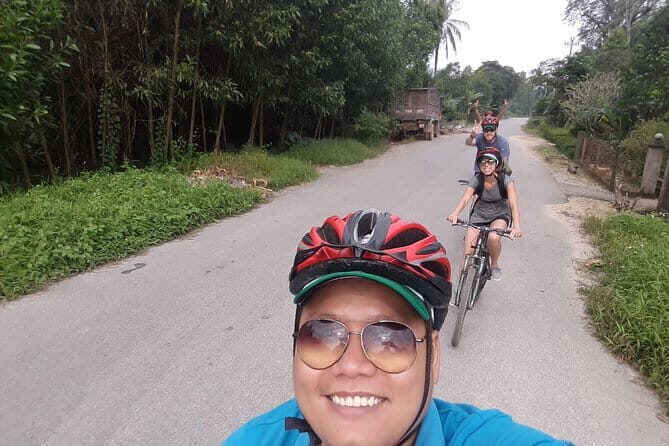 Hue Cyclo Culinary Tour Explore Street Food with an Expert Guide - Savoring Hue’s Best Dishes