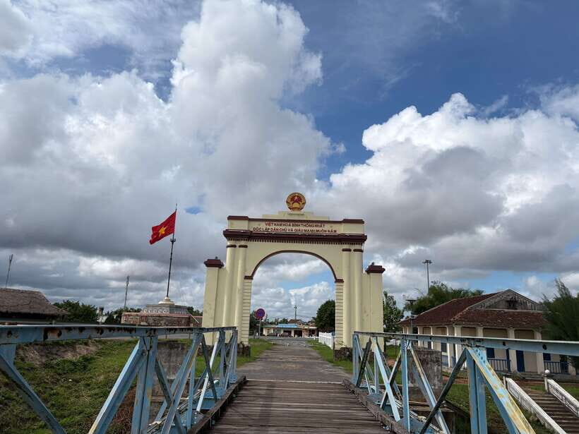 Hue: DMZ Half-Day Tour by Private Car to Vinh Moc Tunnels - Exploring the Vinh Moc Tunnels