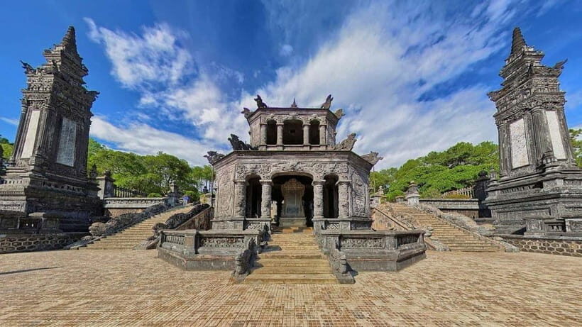 Hue: Dragon Boat Cruise, Imperial Citadel, & Market Day Trip - Key Points