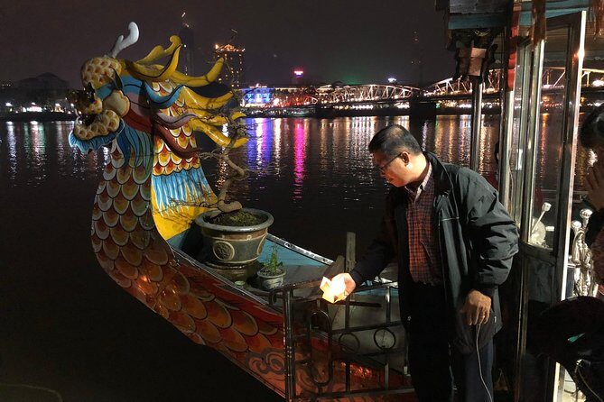 Hue Folk Songs on the Perfume River - A Close Look at the Experience