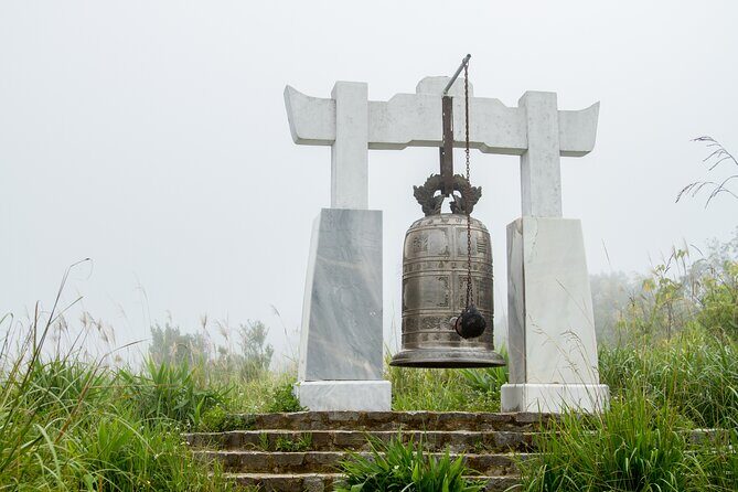 Hue: Full-day Bach Ma National Park Trek And Beach Retreat - Lunch in Lang Co: Fresh Seafood and Beach Vibes