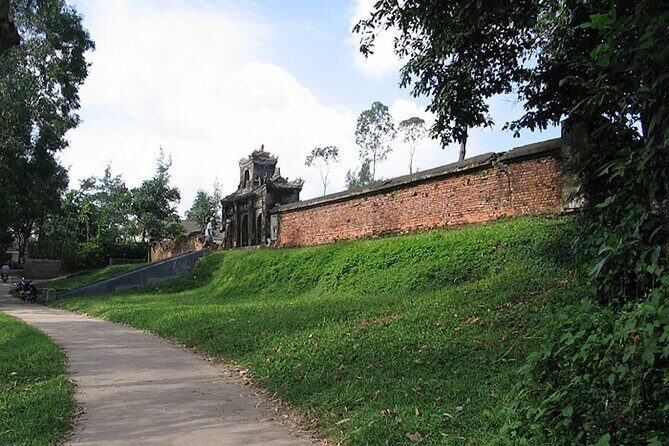 Hue: Half-day Thuy Bieu Village Cycling Adventure - Exploring the Itinerary in Detail
