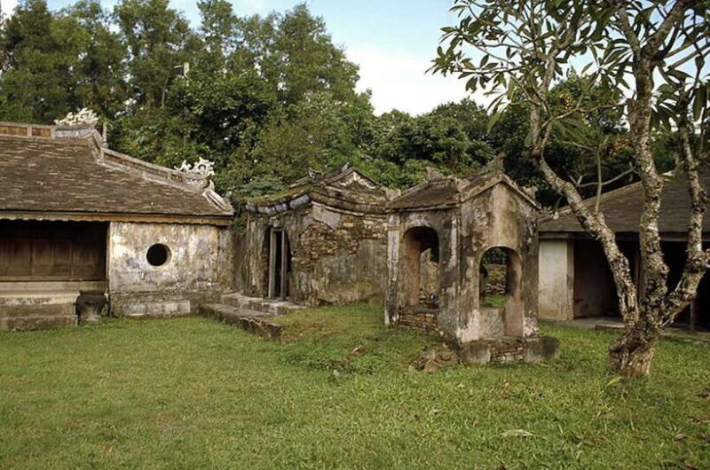 Hue: Half-day Thuy Bieu Village Cycling Adventure - Key Points