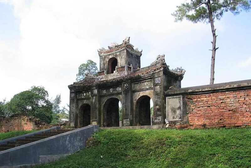Hue: Half-day Thuy Bieu Village Cycling Adventure - The Itinerary: A Mix of Culture and Nature