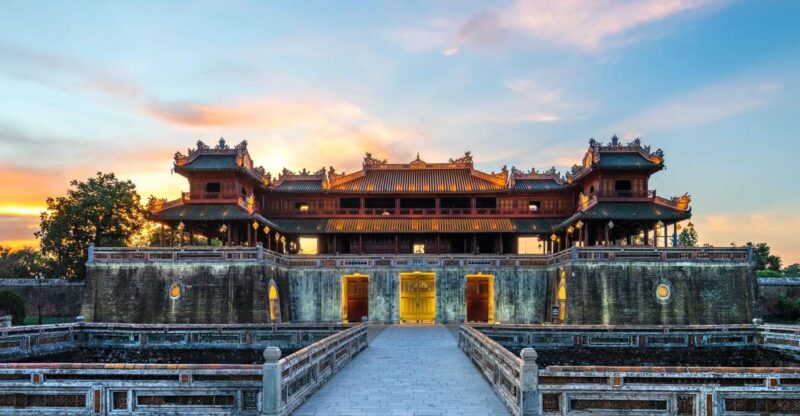 Hue Imperial City and Forbidden City Walking Tour - The Itinerary: A Step-by-Step Experience