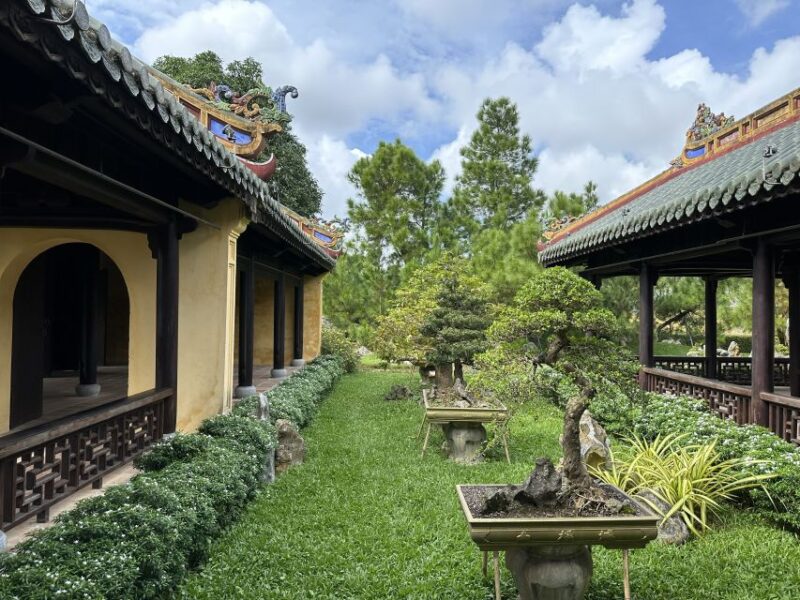 Hue Imperial city walking tour and optional royal tombs - Key Points