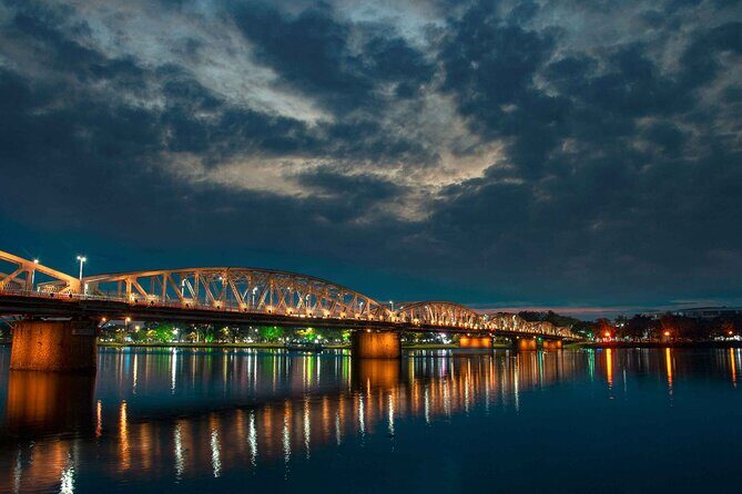 Hue Night Walking And Street Food Tour - Exploring Hue After Sunset: A Night Walking and Street Food Tour