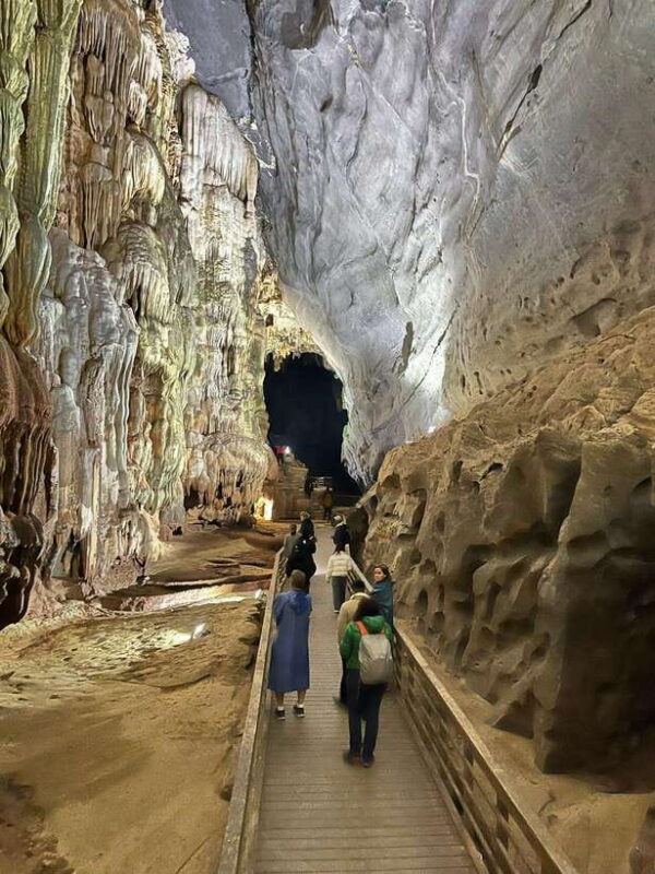HUE - PHONG NHA CAVE GROUP TOUR ON ODD DAYS - The Balance of Value and Experience