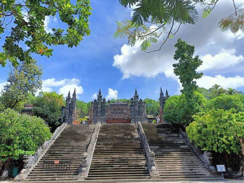 Hue: Royal Tombs Private Tour with 3 Best Tombs & Pagoda - Key Points