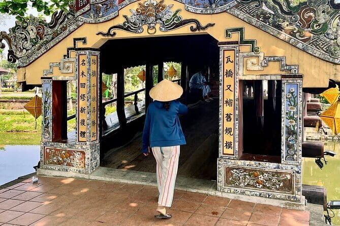 Hue to Hoi An Bus Tour with English Guide & Sightseeing - Key Points