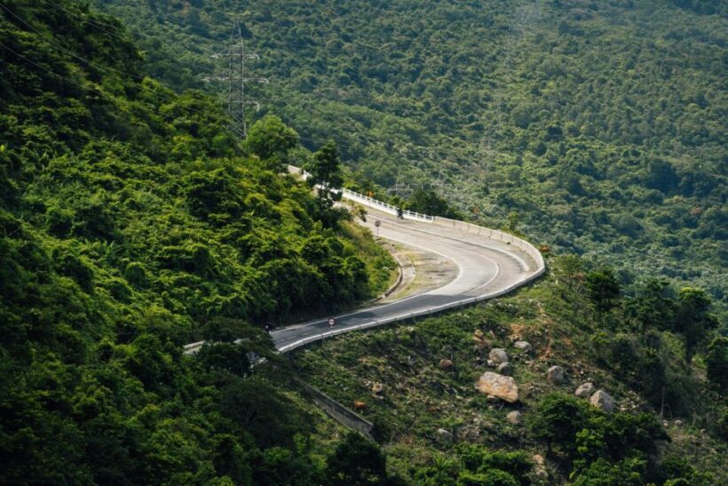 Hue to Hoi An by bus: Hai Van Pass, Lang Co, Marble mountain - The Itinerary in Detail: What to Expect