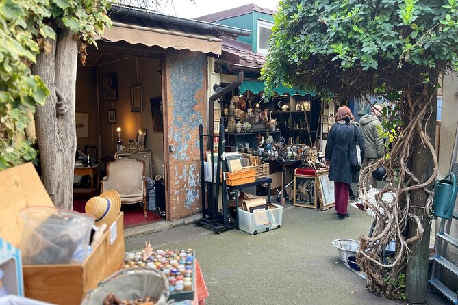 Hunt for Treasures: Flea Market Tour in Paris - Navigating the Flea Market With Ease