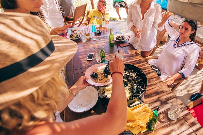 Hvar - Full Day Sail on a Yacht - Friendly Skipper- Small Group - Lunch Optional - Dining Options During the Tour