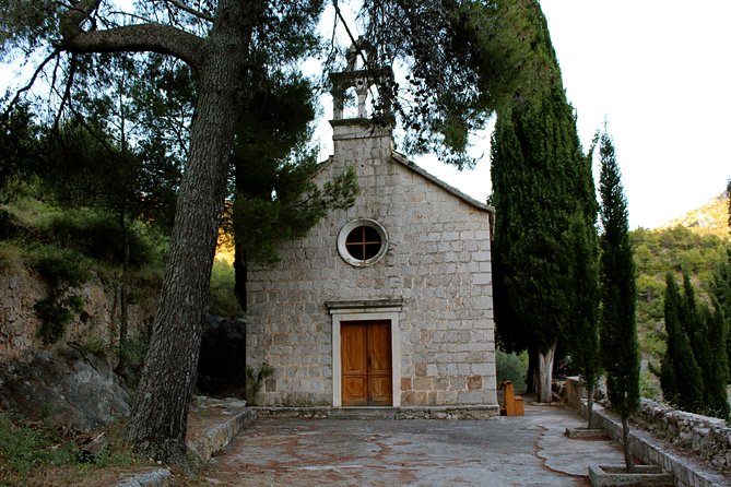 Hvar Hidden Gems Small Group Half Day Tour With Lunch or Dinner - Guide and Local Insights