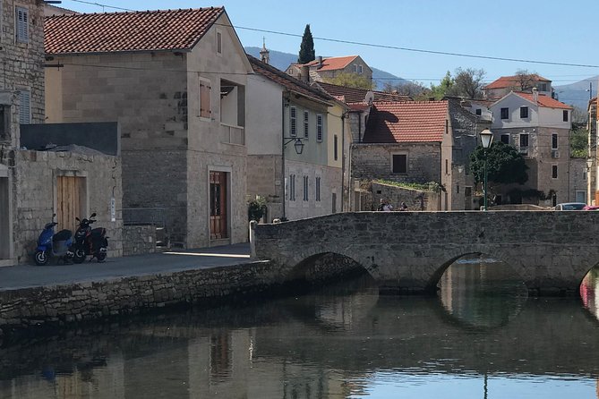 Hvar Wine Tasting Small Group Experience - Group Size and Accessibility
