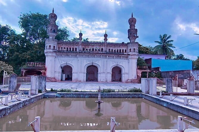 Hyderabad Highlights Guided City Tour and Chai Experience - Exploring Hyderabad in a Few Hours: The Highlights Guided Tour with Chai