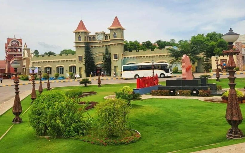 HYDERABAD RAMOJI FILM CITY TOUR - Who Will Love This Tour?