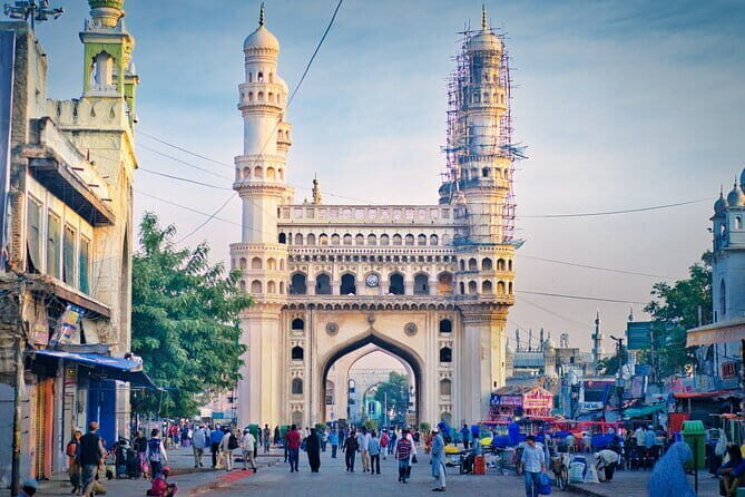 Hyderabad Shopping and Food Tasting Experience (Guided Halfday City Tour by Car) - Who Should Consider This Tour?