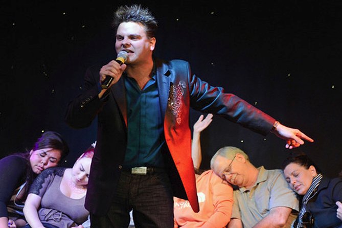 Hypnosis Unleashed Vegas’ Hilarious Hypnosis Show at the 4 Queens - Key Points