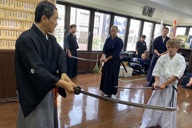 Iaido Experience in Tokyo - Learning Stances and Techniques