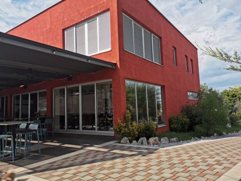 ian: Organic Winery Tour and Tasting Experience - A Closer Look at the Experience