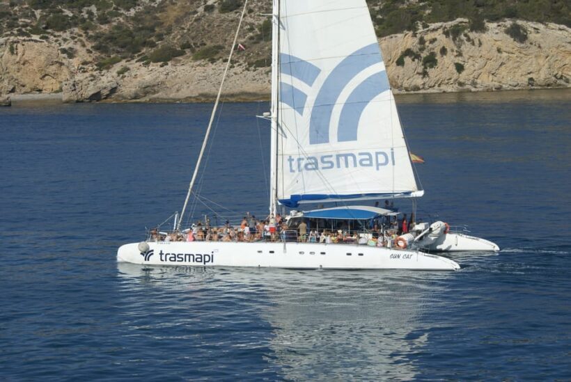 Ibiza: Catamaran Cruise to Formentera with Meal and Drinks - Food and Drinks on Board