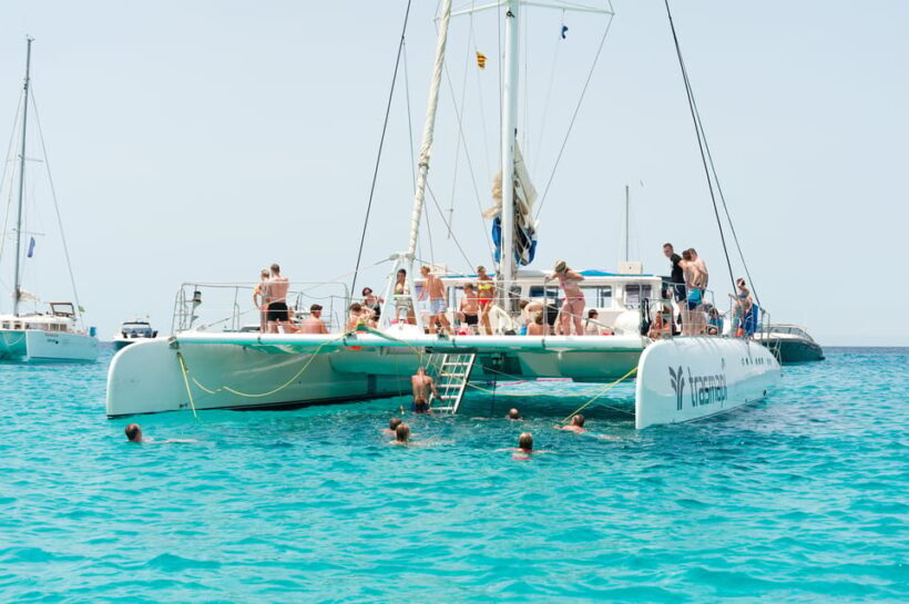 Ibiza: Catamaran Cruise to Formentera with Meal and Drinks - What to Expect During the Day