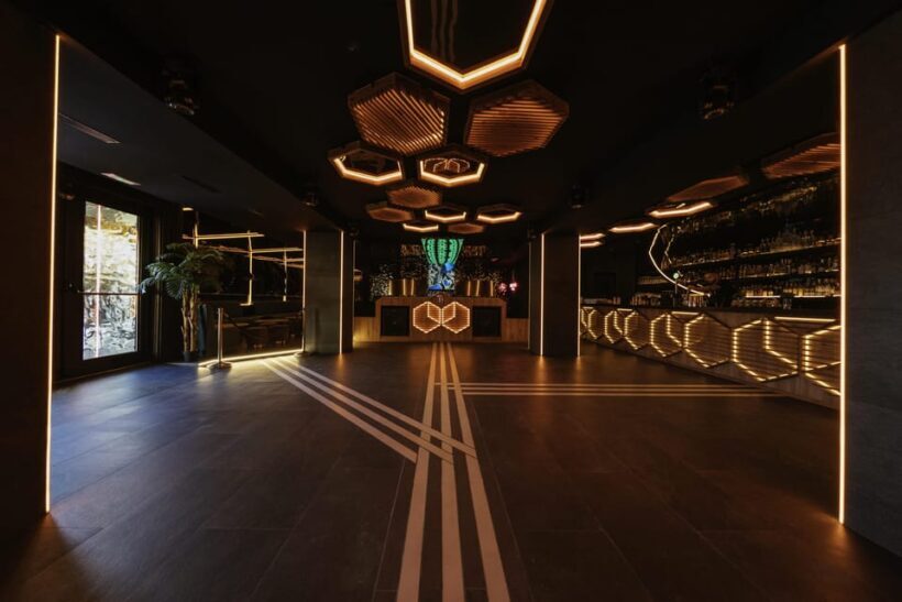 Ibiza: Pre-Party at Tantra w/ Premium Open Bar & Club Ticket - Who Should Consider This Experience?