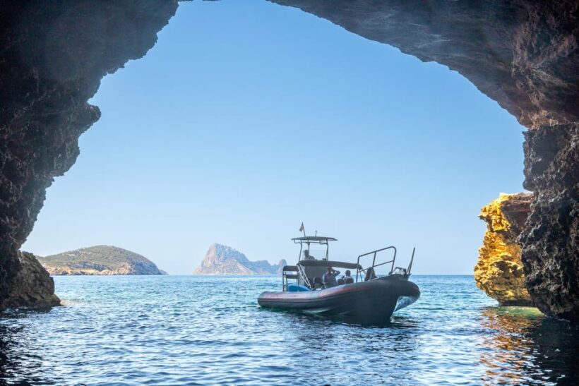 Ibiza: SpeedBoat trip to Atlantis & Es Vedra Snorkel+Paddle - An Overview of the Tour Experience