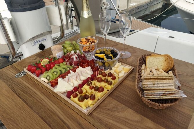 Ibiza Sunset Boat Trip With Appetizers and Champagne, 6 Guests - Meeting Details