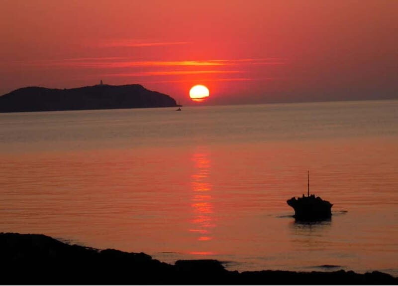 Ibiza: Sunset Private Sailboat with Tapas & Premim Open Bar - Key Points