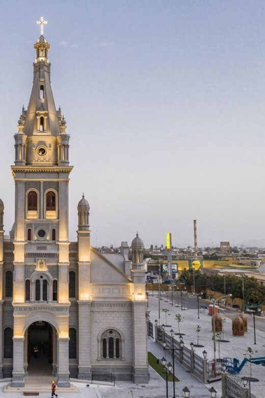 Ica: Night tour of Ica - Exploring Ica’s Historic Center Under Lights