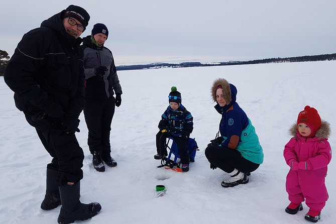 Ice fishing by car with hot beverages at Pyhä-Luosto - Learning and Engaging