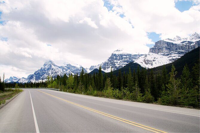 Icefields Parkway and Abraham Lake Bubbles Private Tour - Transportation and Comfort